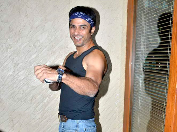 Captain Vinod Nair and Tulip Joshi's Army Day Stills, Pictures | GOOGLE ...