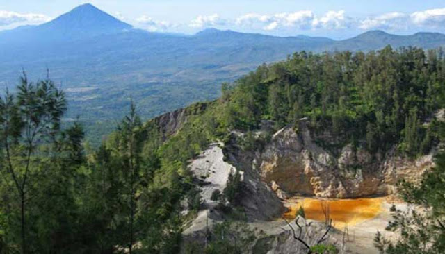 Menjelajahi Keindahan Kawah Wawomudha Di Ntt | Explore Indonesia