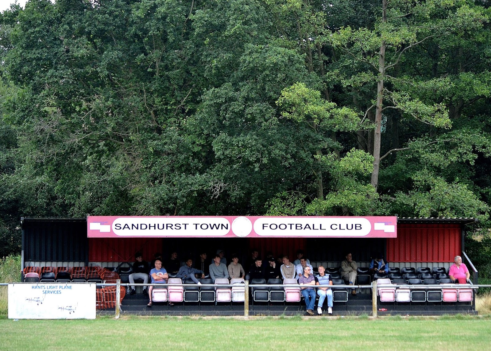 Hopping Around Hampshire: Sandhurst Town v Lymington Town