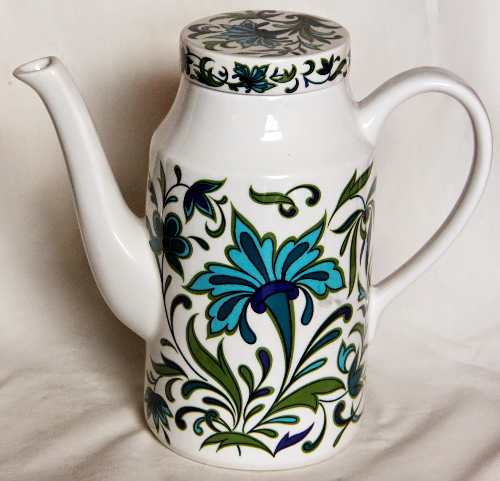 Curio Gifts: Vintage Spanish Garden Coffee Pot - Midwinter - Retro 1960s