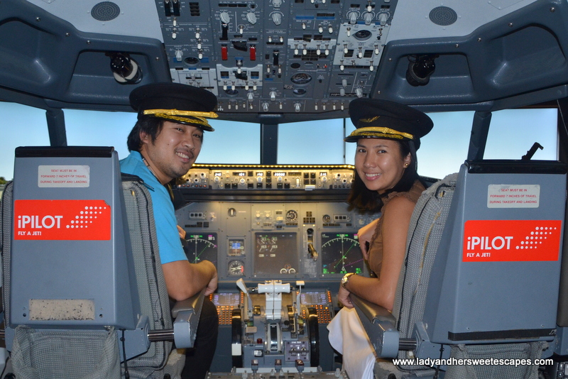 iPilot: Flying a Boeing 737 at The Dubai Mall | Lady & her Sweet Escapes