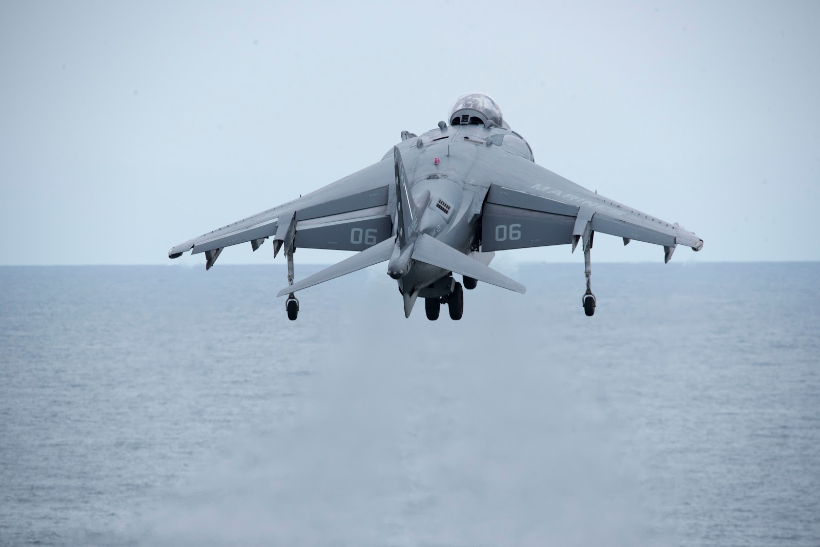 SNAFU!: AV8B Harrier II's buzzing the USS Wasp...pics by Mass ...
