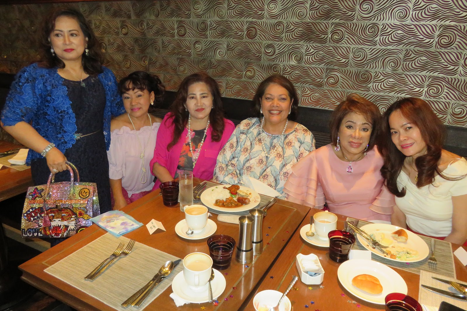 Kee Hua Chee Live!: LILLIAN TAN CELEBRATED HER BIRTHDAY AT MOSAIC ...
