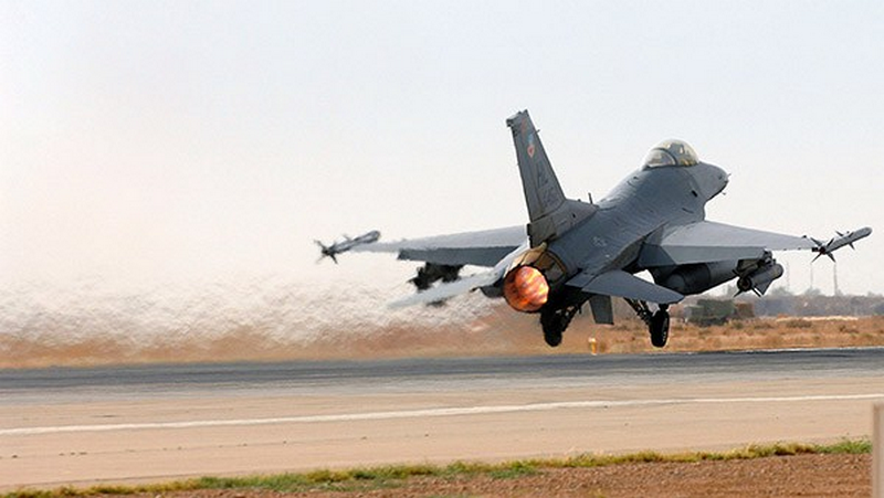 desarrollo defensa y tecnologia belica: F-16 Fighting Falcon de ...