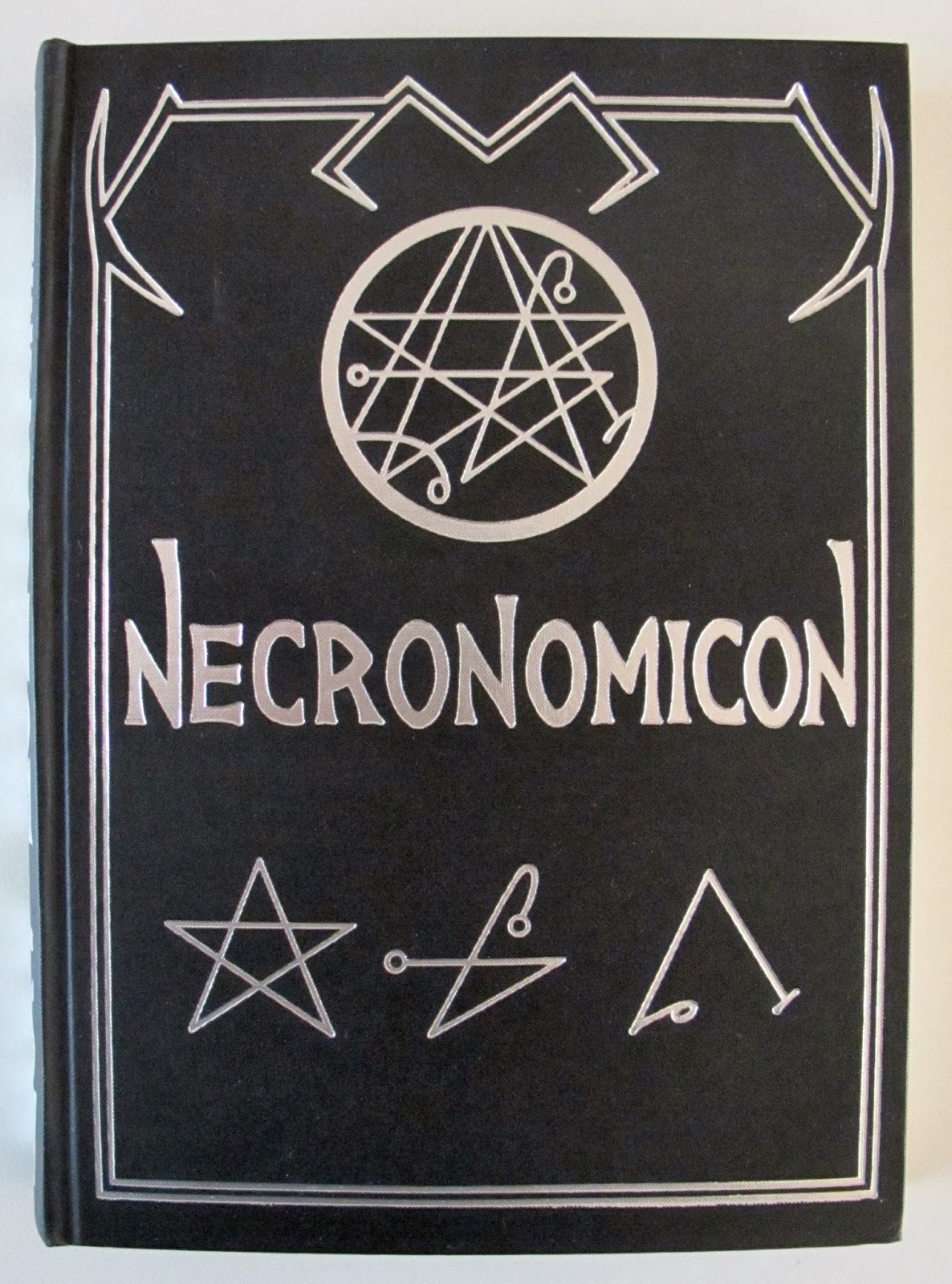 P e r k a m e n t u s: De Necronomicon