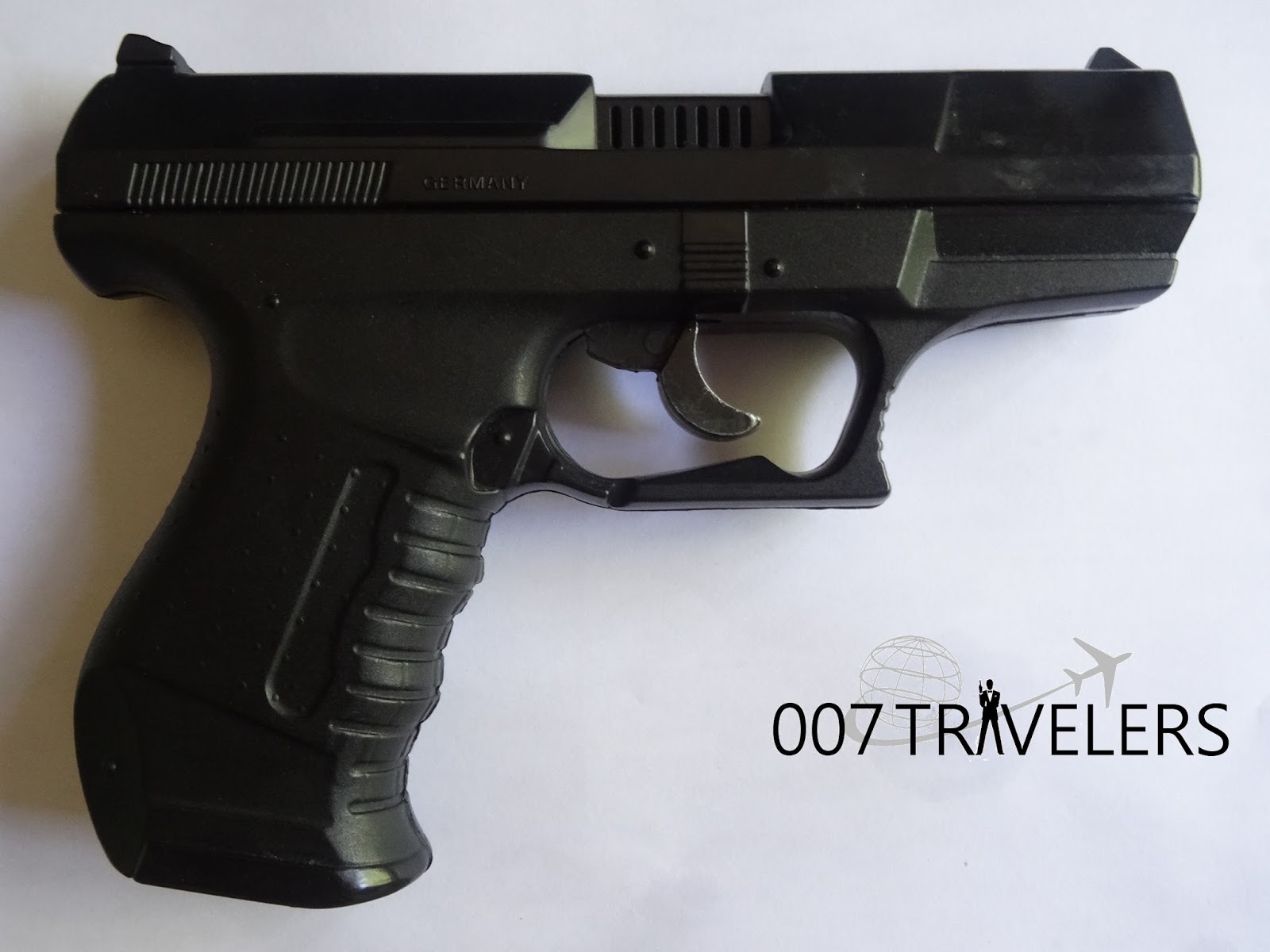 007 TRAVELERS: 007 Item: 007 Walther P99 toy gun