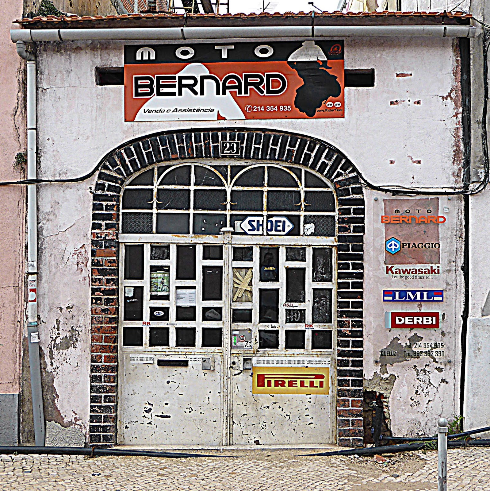 A picture a day: Moto shop