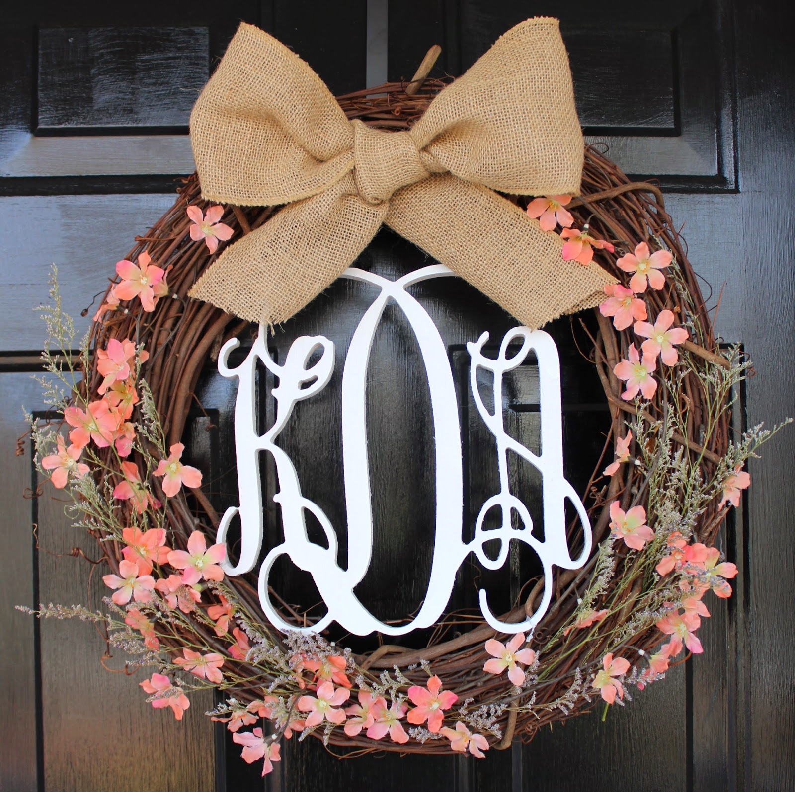 Shop. Teach. Georgia Peach.: DIY Monogrammed Wreath