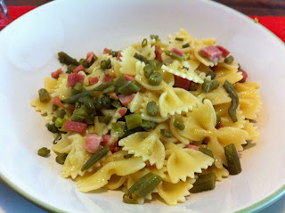 padelle e pastrocchi: Farfalle con "tegoline" e prosciutto cotto