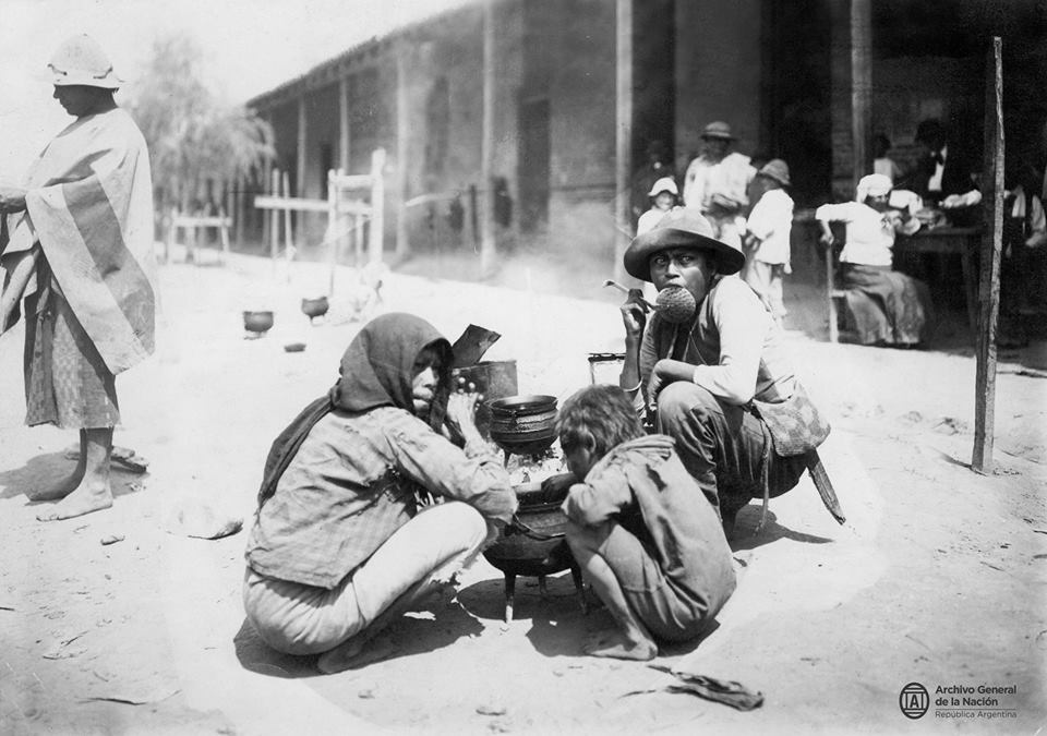 "Población autóctona. Matacos comiendo", Chaco 1917. | Fotos Antiguas ...