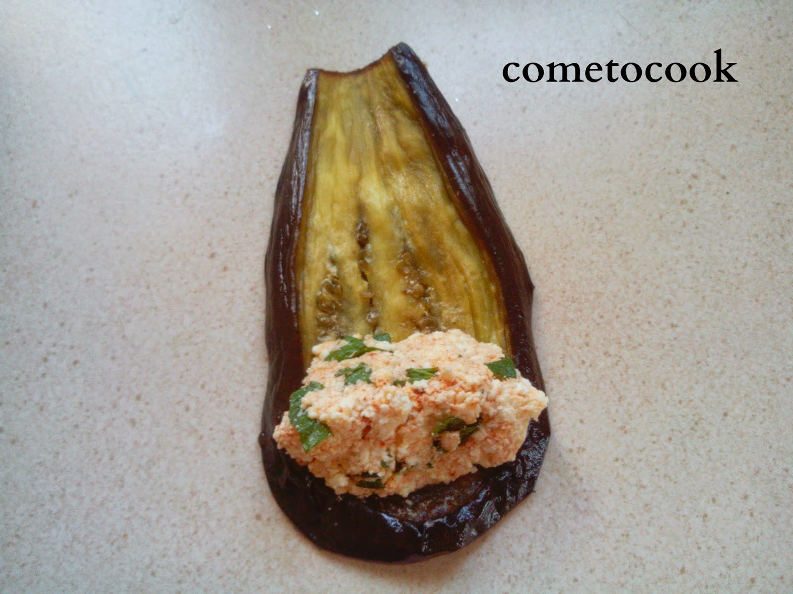 Come to cook: Ρολάκια μελιτζάνας με φέτα και ανθότυρο