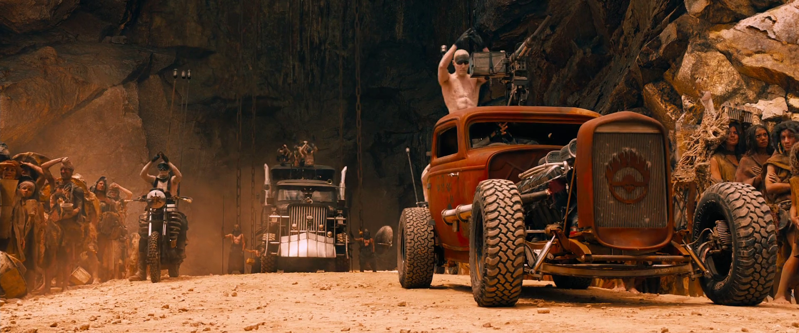 I Love That Film: 5 Minutes of Mad Max: Fury Road - Introducing Furiosa ...
