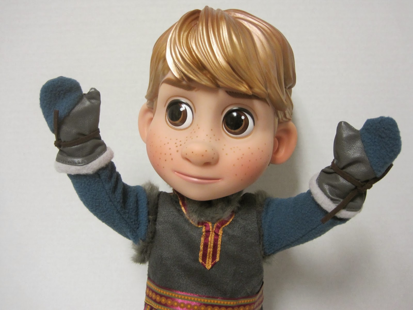 Never Grow Up: A Mom's Guide to Dolls and More: Disney Animator's ...