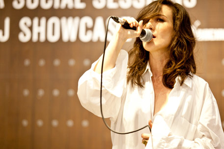 Ladies in Satin Blouses: Elizabeth Harper (Class Actresses)