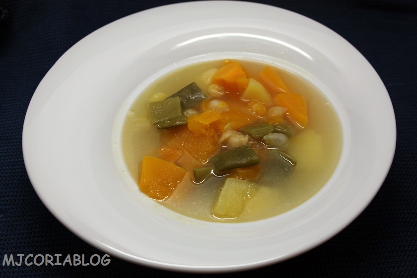 MjCoriaBlog: SOPA DE HABICHUELAS VERDES Y CALABAZA