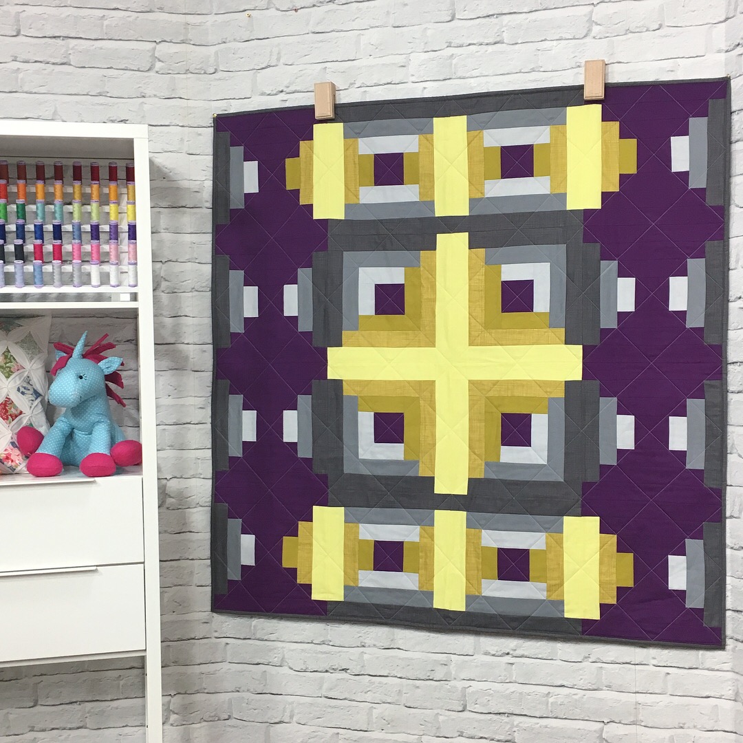 Cross Steps Quilt ~ free pattern / CHARM ABOUT YOU