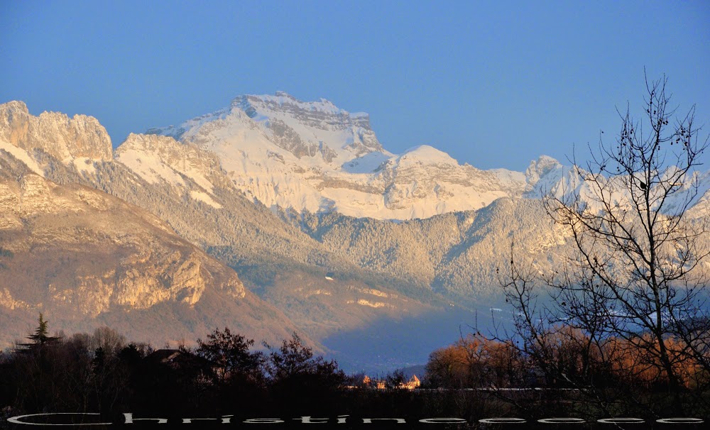 L'ardoise magique: DERNIERES NEIGES SUR ANNECY