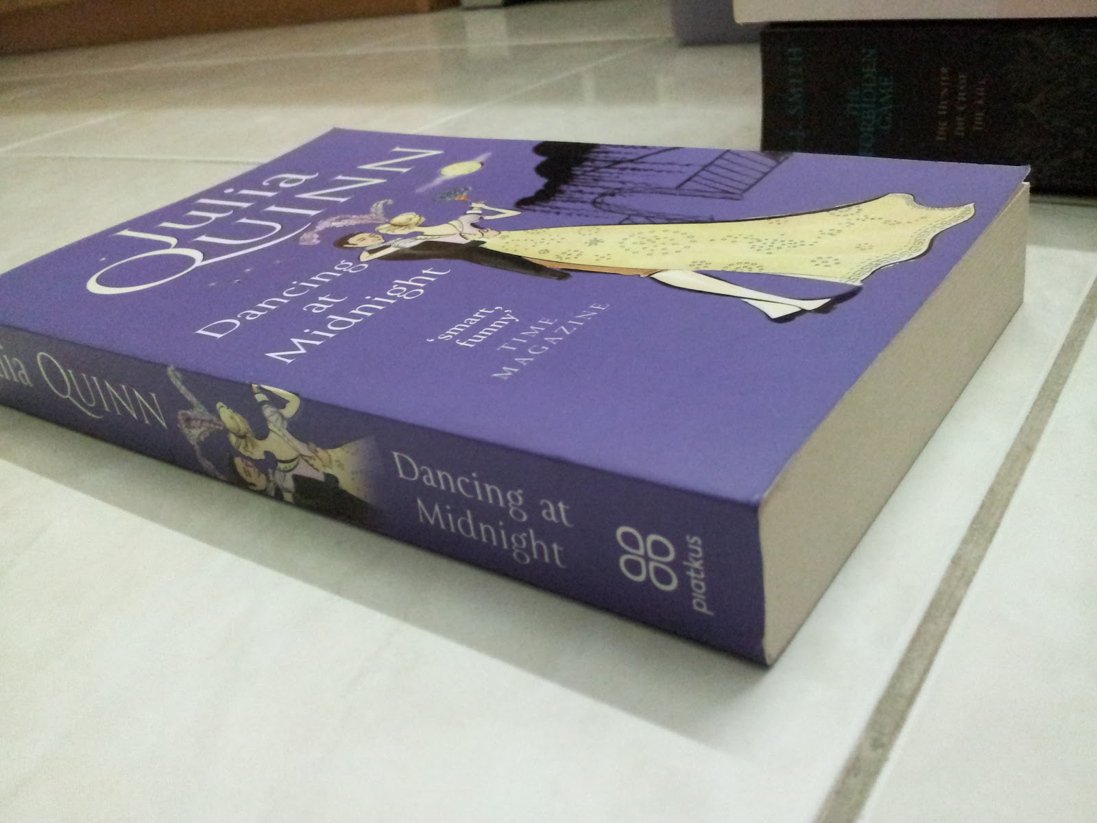 Stella's Book Shelf: Dancing At Midnight by Julia Quinn