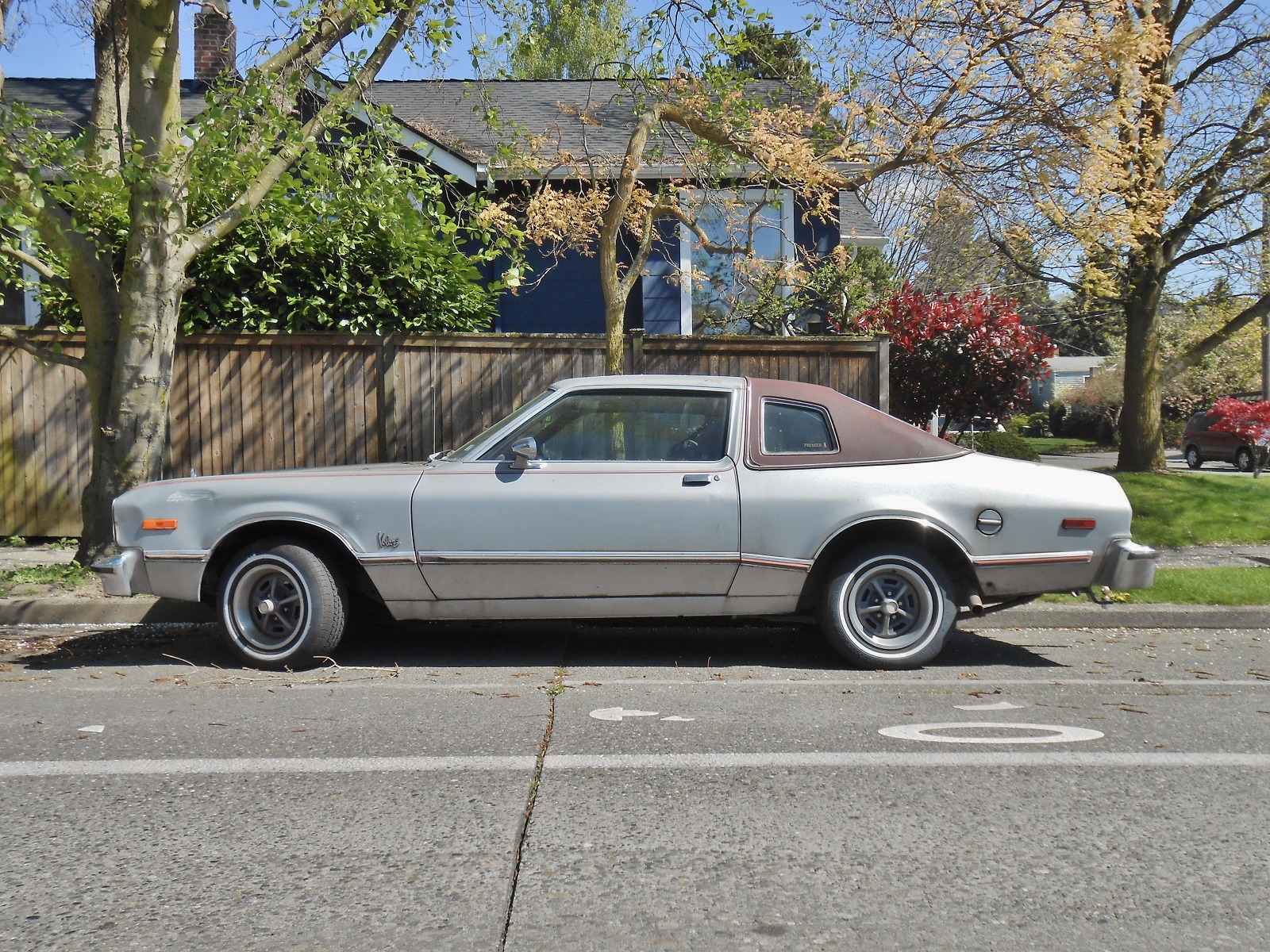 Seattle's Parked Cars: 1977 Plymouth Volare Premier