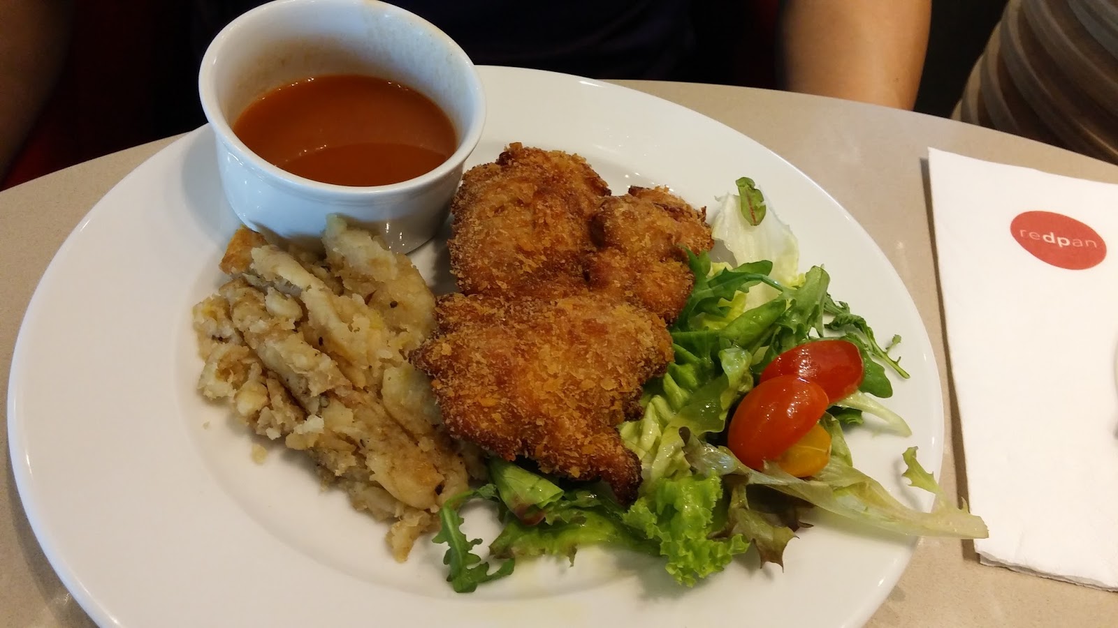 SuMMeR LoVes To Eat! Singapore Food Blog: Redpan (6, Raffles Boulevard ...