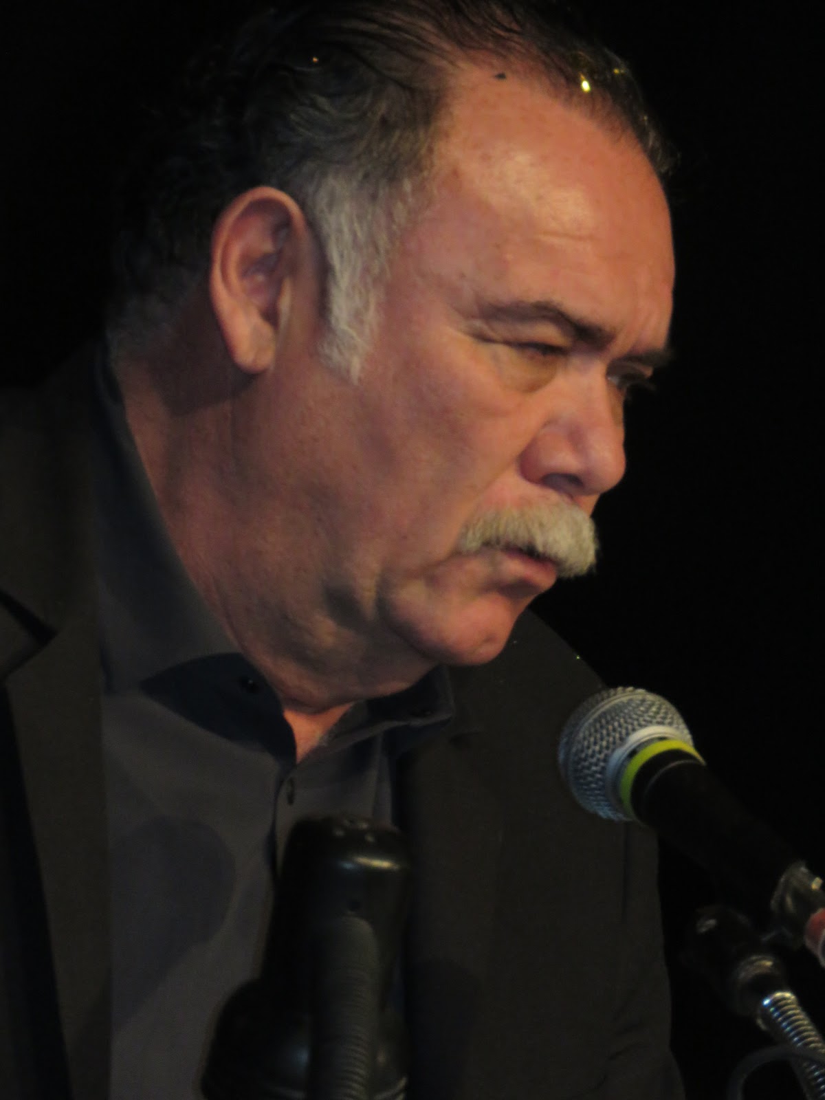 ESPECTACULARIO: LA OSCURIDAD DE JESUS OCHOA EN LA ANDA