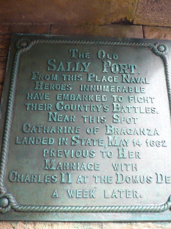 Margaret Muir : The Portsmouth Sally Port