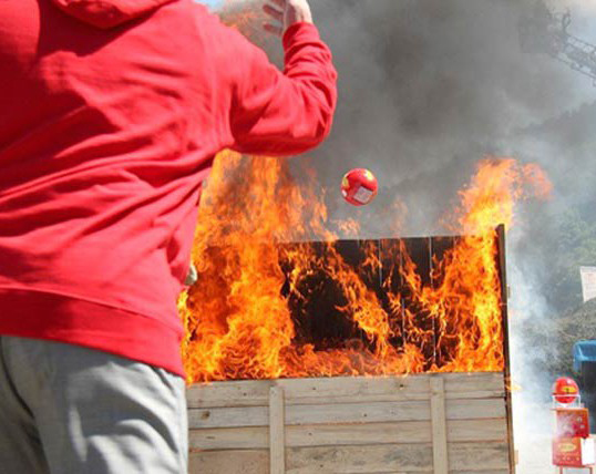 Almacén con bpa y Asesoramiento Farmaceútico: El extintor capaz de ...