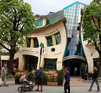 World’s most bizarre buildings - KILLER CELL