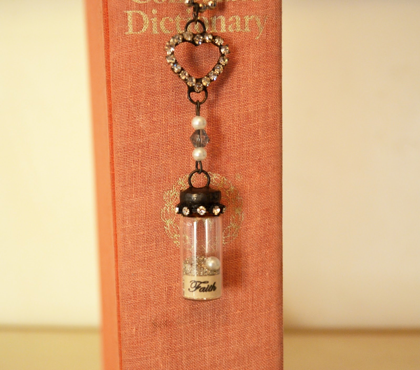 Mercatino: March Charms