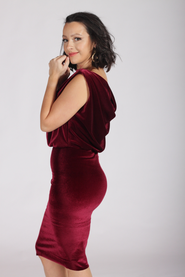 JuliaBobbin: Velvet Vintage Dress - BurdaStyle 05/2012 #133