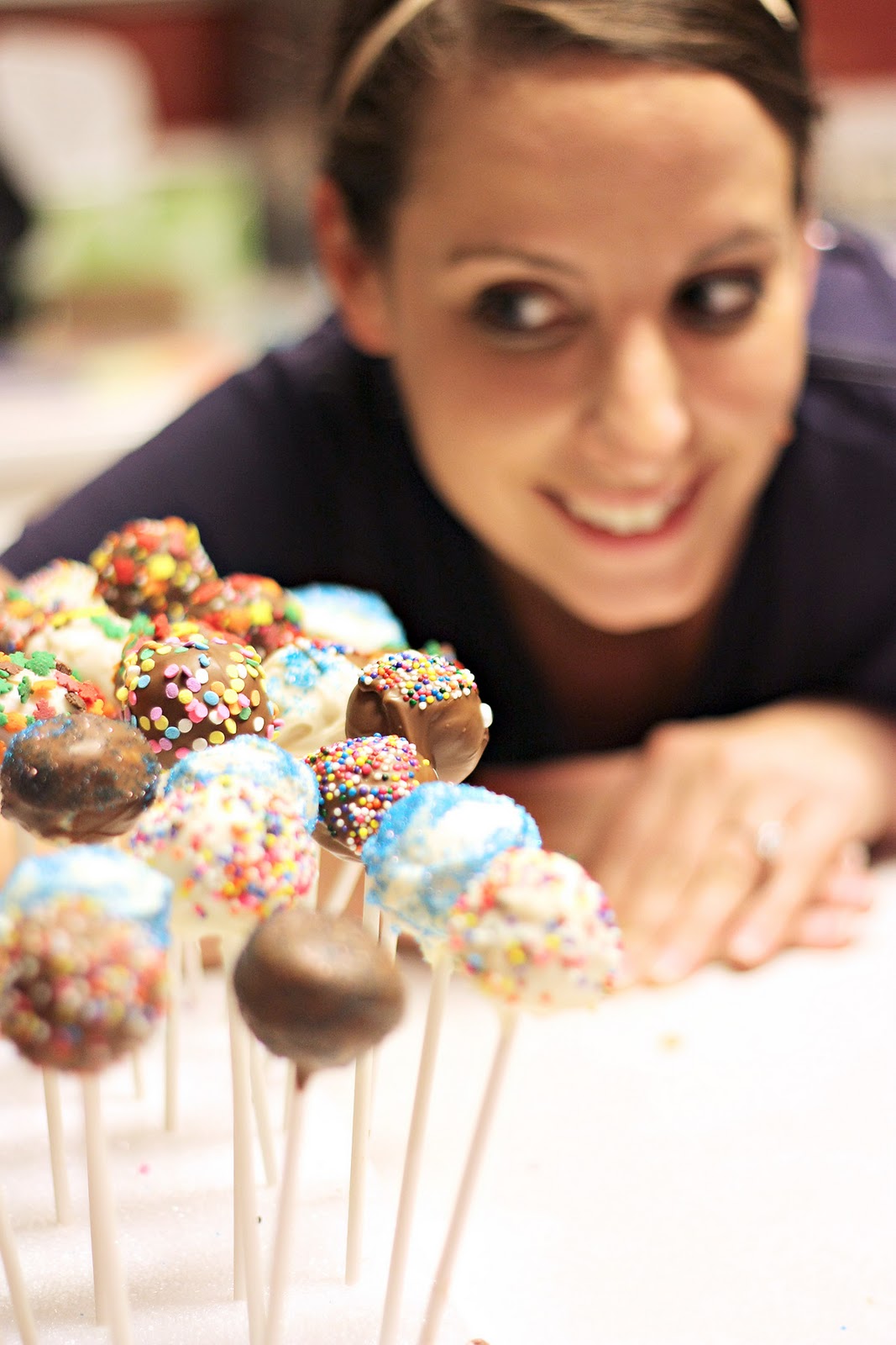 Morning Glories: cake pops --so fun, so cute, so yummy!