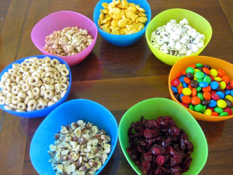How to make trail mix, squirrel mix, make your own trail mix