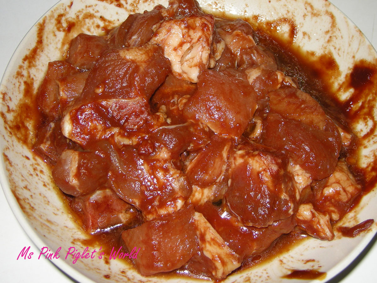 Ms Pink Piglet's World: Pork Spare Ribs in Peking Sauce
