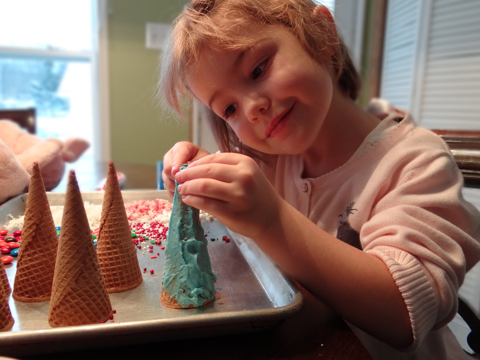Busy Hands Blessed Hearts: Christmas Tree Waffle Cones!