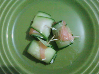 Amélie, Gourmandises & Tupperware: Roulade de Concombre & Saumon Fumé ...
