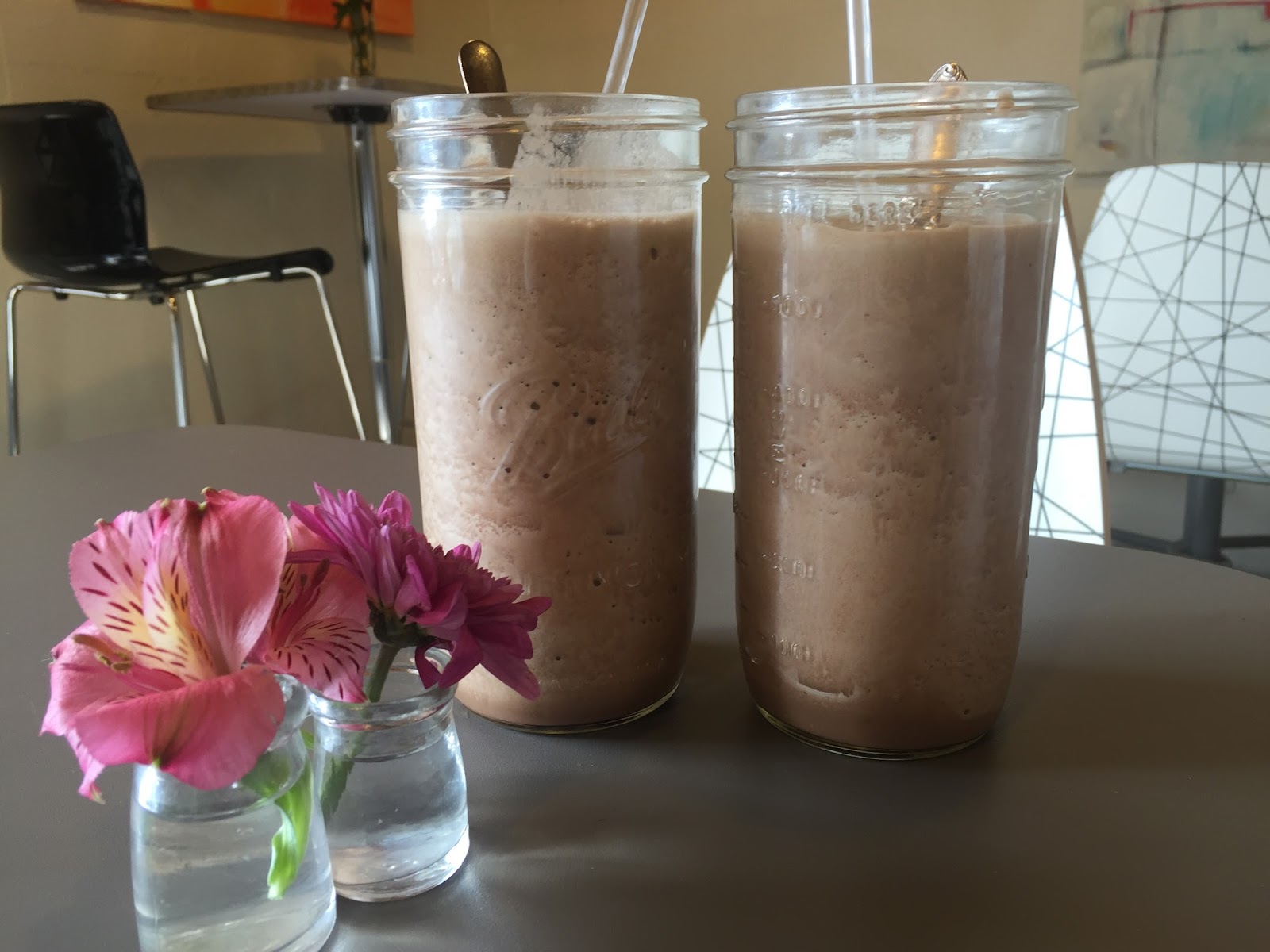 Just Deserts: SHAKE YOUR SMOOTHIE!!!