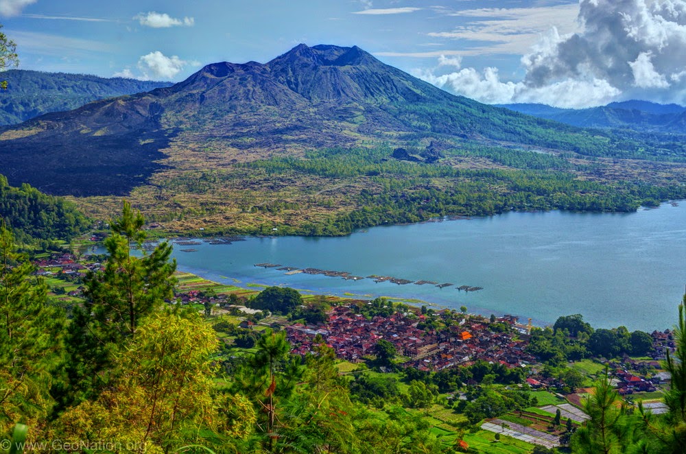 Inilah 7 Gunung Api Terindah di Indonesia - Geograph88