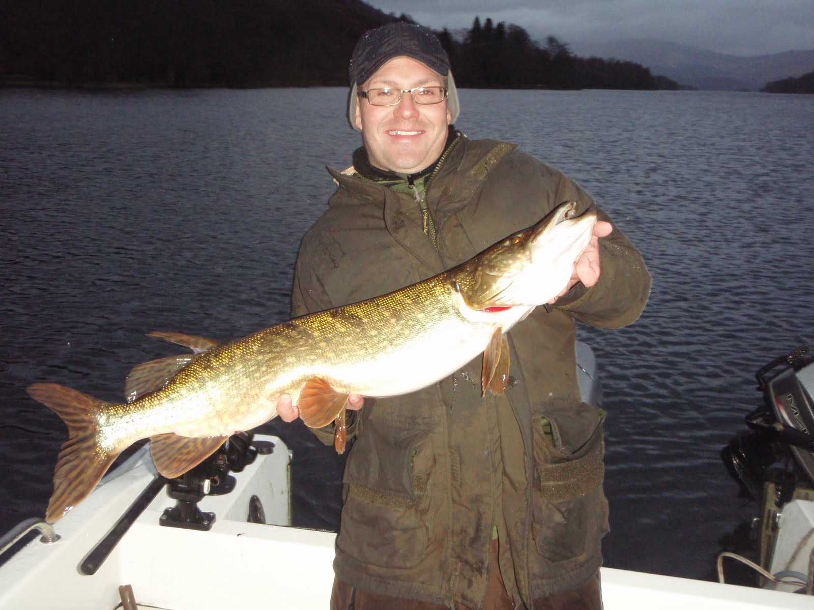Scottish Fishing Guide: 16lb Pike Loch Lomond