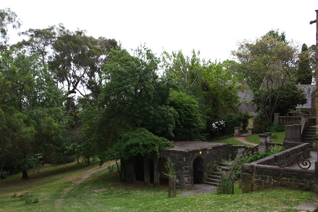 RDO Melbourne: Montsalvat, Eltham