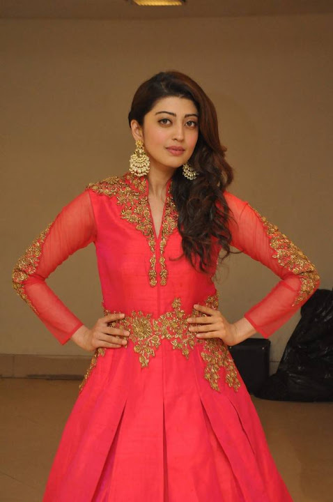 Pranitha Subhash at Love For Handloom Fashion Event Photos - South ...