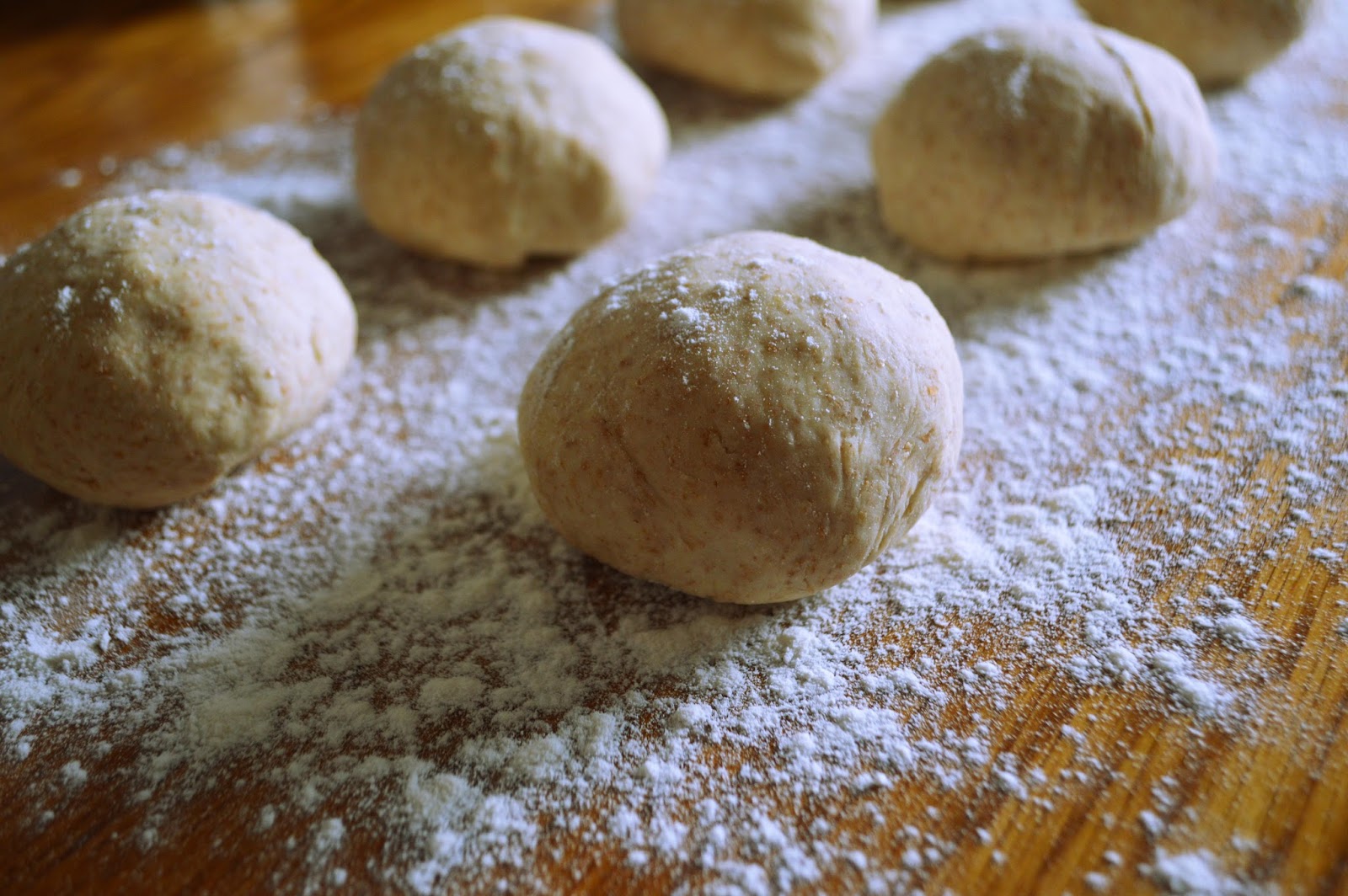 Pe masa din bucatarie