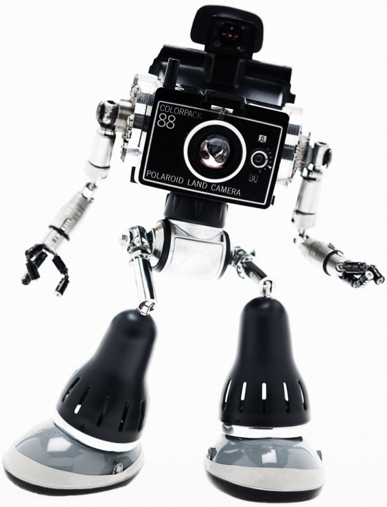 Amazing Cyber Sculptures Made from Gadgets and Electronic Junk | Geeky ...