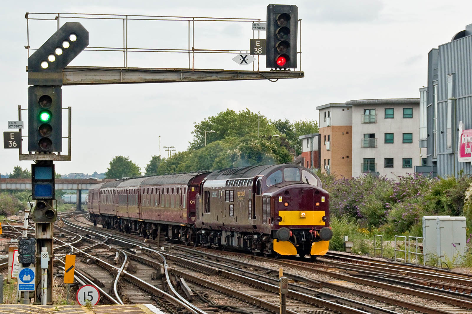47s and other Classic Power at Southampton: 37516 with empty stock from ...