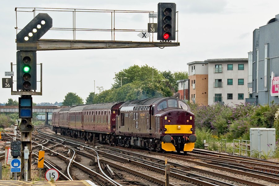 47s and other Classic Power at Southampton: 37516 with empty stock from ...