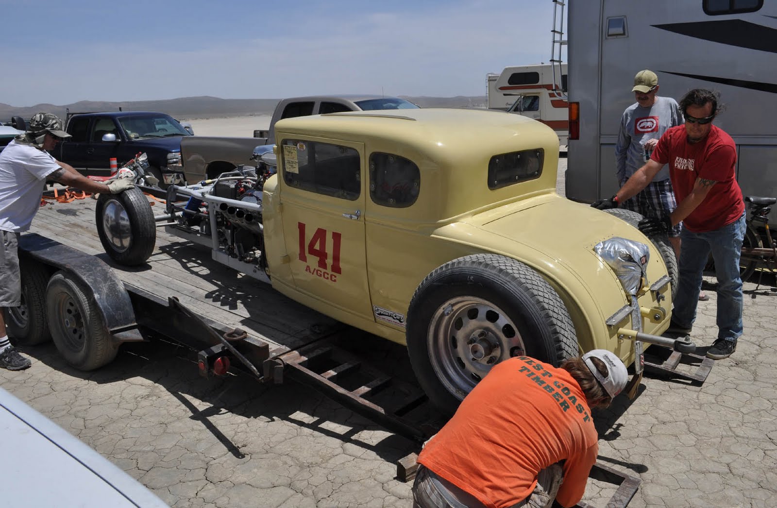 Just A Car Guy: May 14 2011 at El Mirage, dry lakes racing from start ...