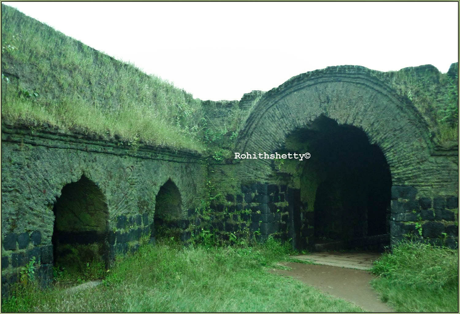 JOURNEY INTO DREAMS: manjarabad fort