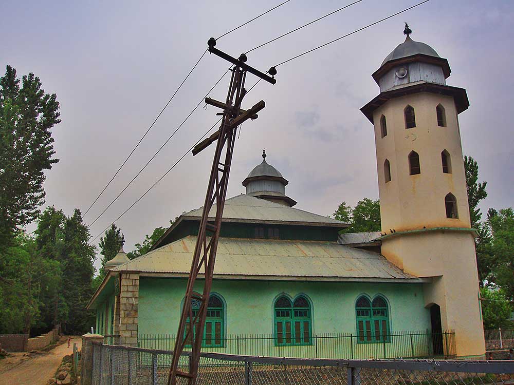 The lost and forgotten Shiva temple at Ladhoo, Kashmir
