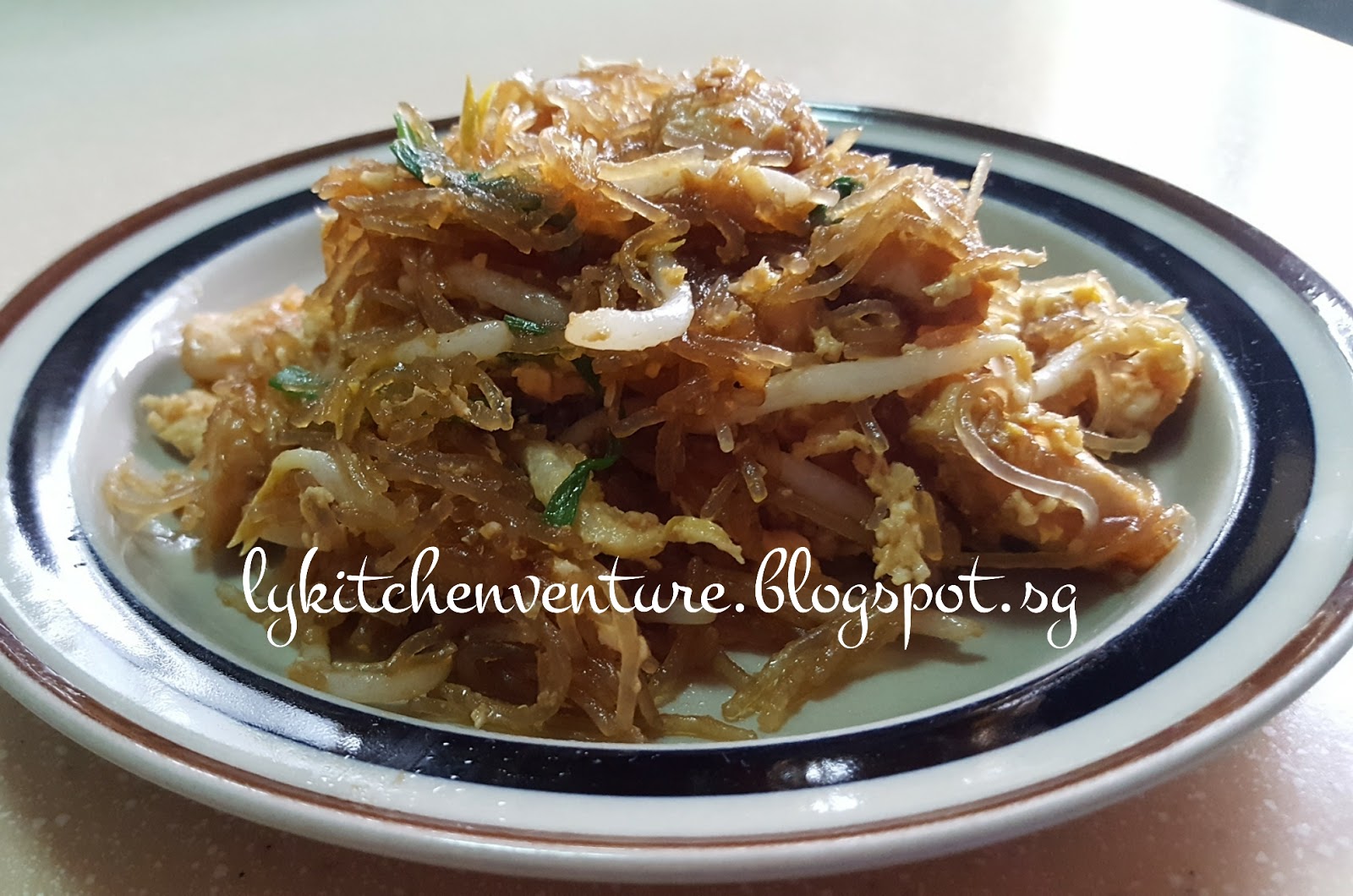 LY's Kitchen Ventures: Fried Tang Hoon (Fried Glass Noodles)