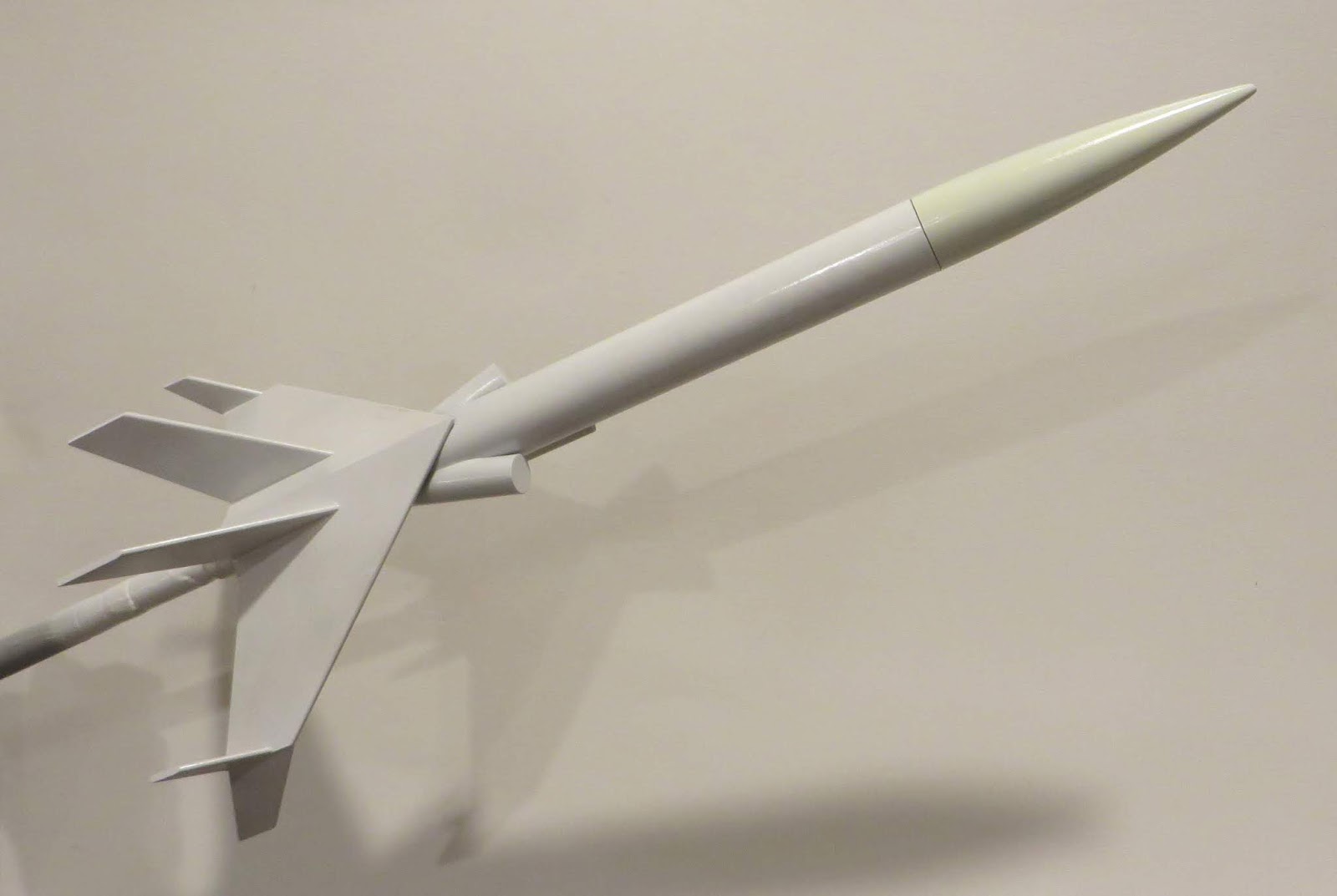 Model Rocket Building: Odd'l Rockets Stealth Build, Part 8, Lugs and Up ...