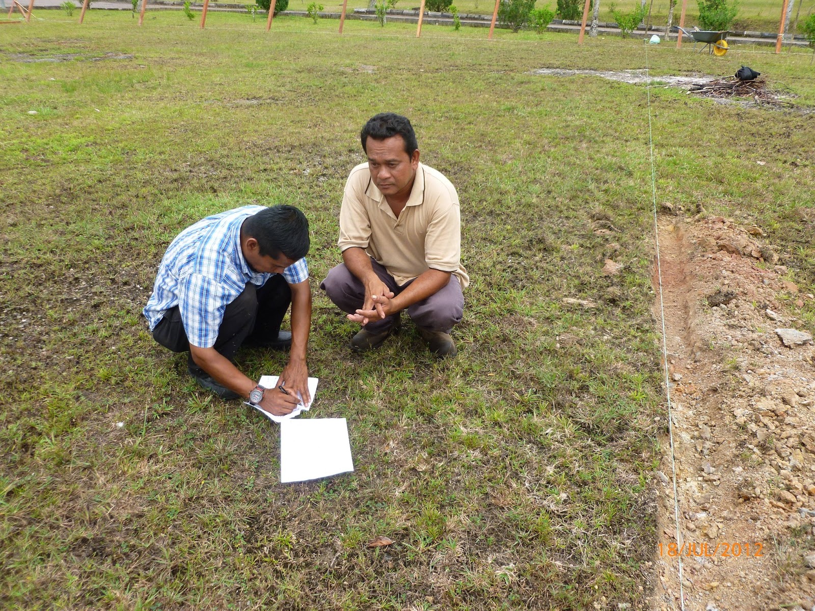 OBO: Projek Tanaman Timun Fertigasi Terbuka Di SMK Kuala Jengal, Dungun ...